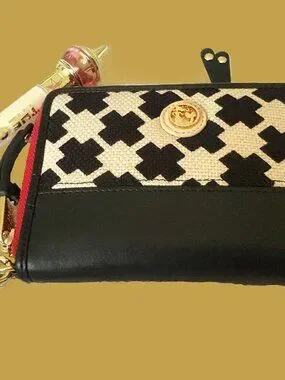 Spartina 449 | Bags | Spartina Impressive Wristletwallet Black White ...